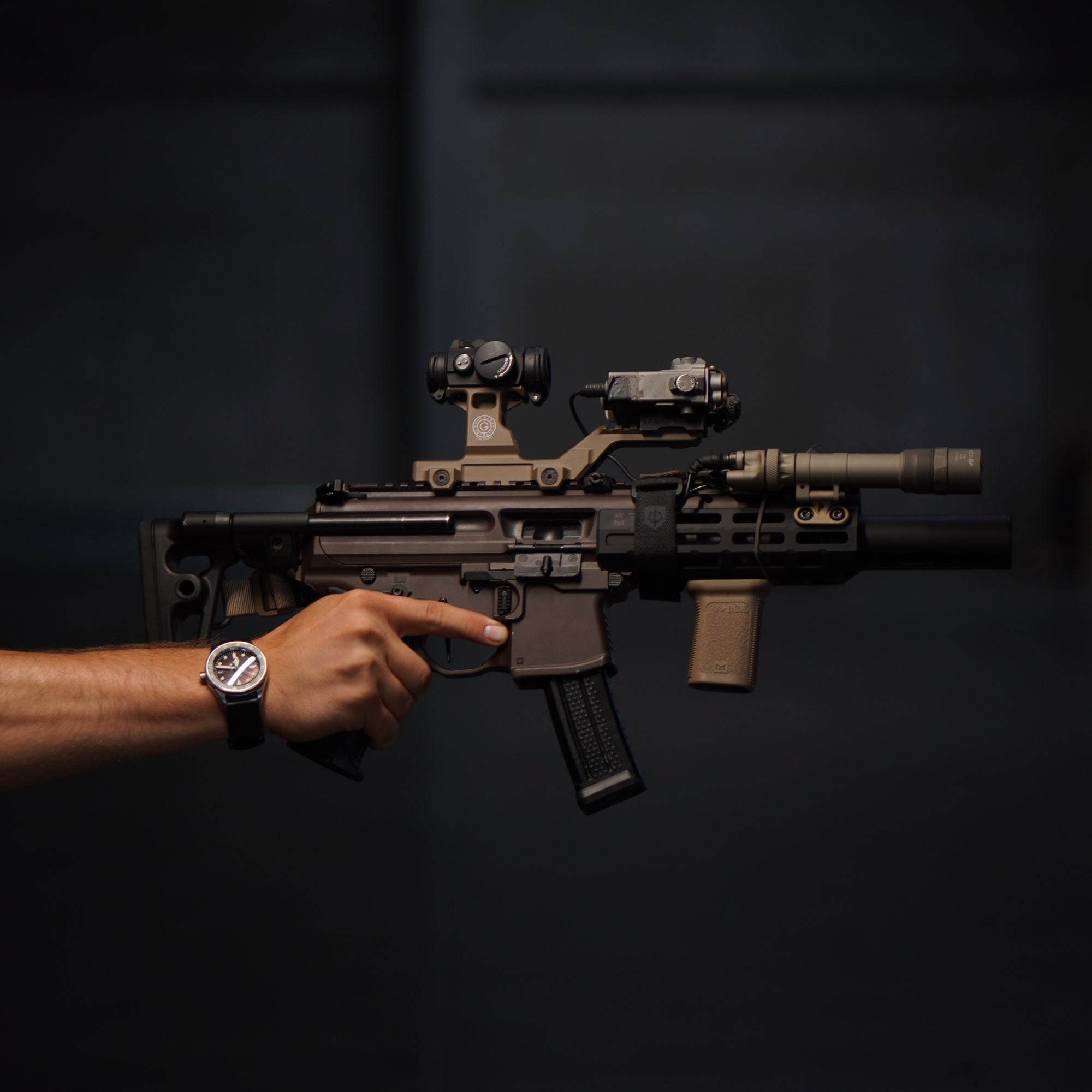 SUREFIRE M640 Dual Fuel Scout Light Pro – Black Trident® - Special ...