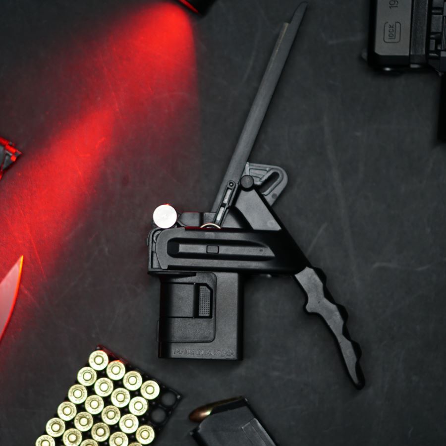Nine Reloaded Pistolen Magazin Speedloader – Black Trident® - Special ...